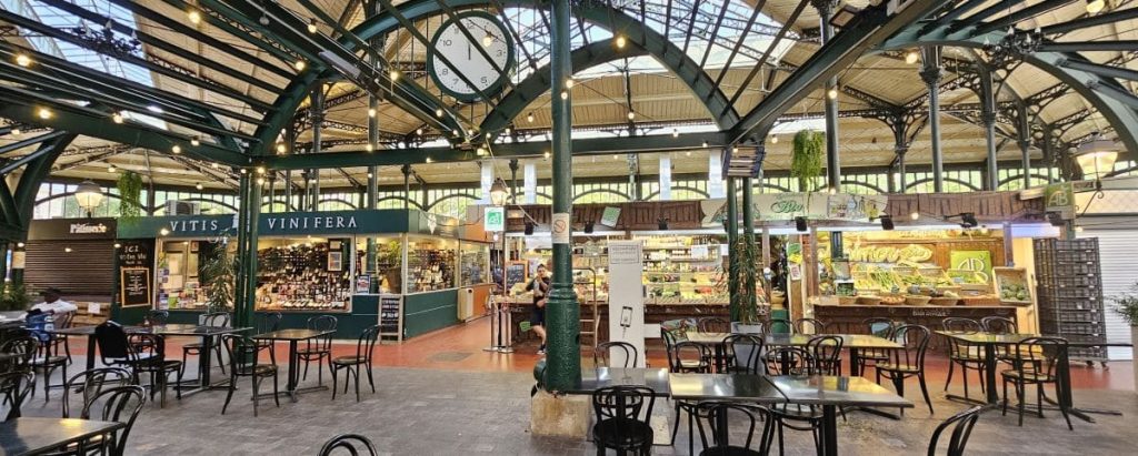 18 Best Food Markets in Paris (Open-Air & Covered)